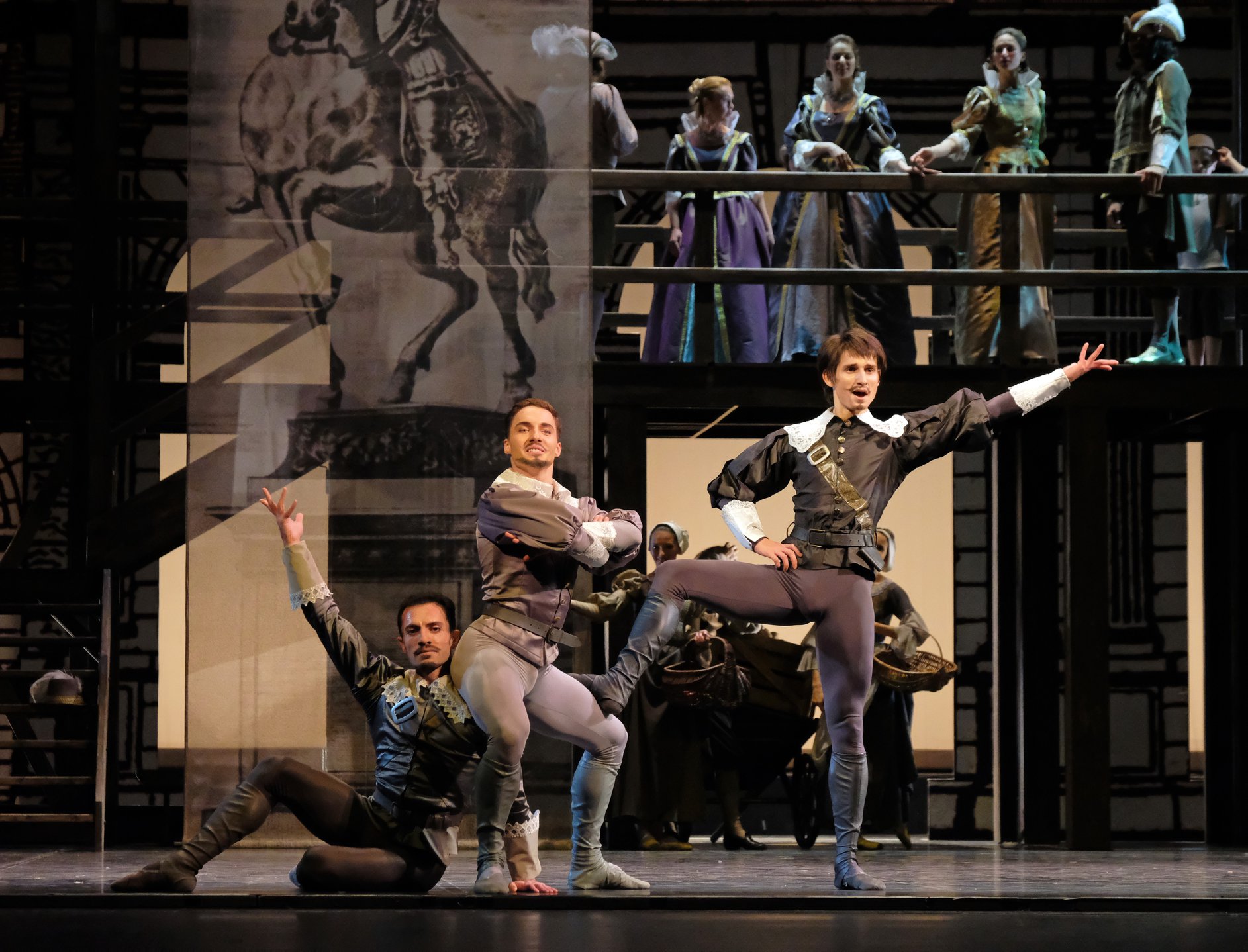 Krustosim zobenus, kliegsim Vivat! Par baletu “Trīs musketieri” – DANCE.LV