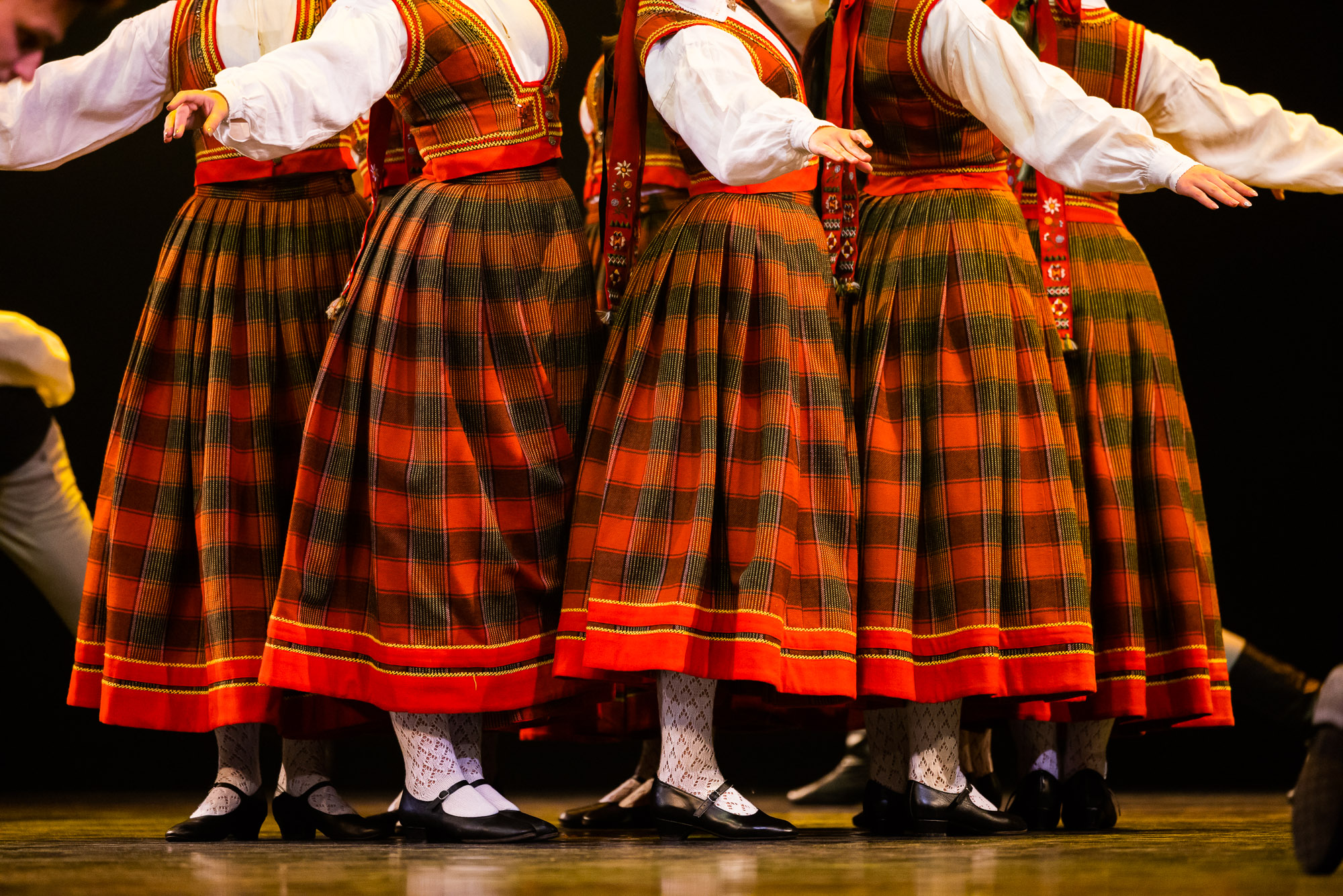 Lielkoncerts “Balts” – par latvieti dejā ar iedvesmu no gleznām – DANCE.LV